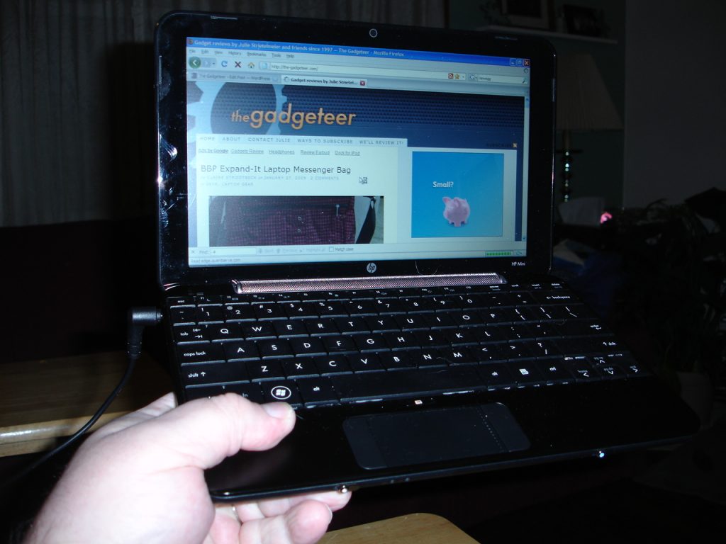 HP Mini 1000 Netbook vs. Fuji Lifebook - The Gadgeteer