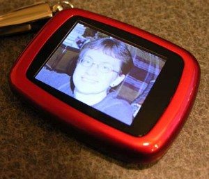 Insignia Digital Picture Keychain Review - The Gadgeteer