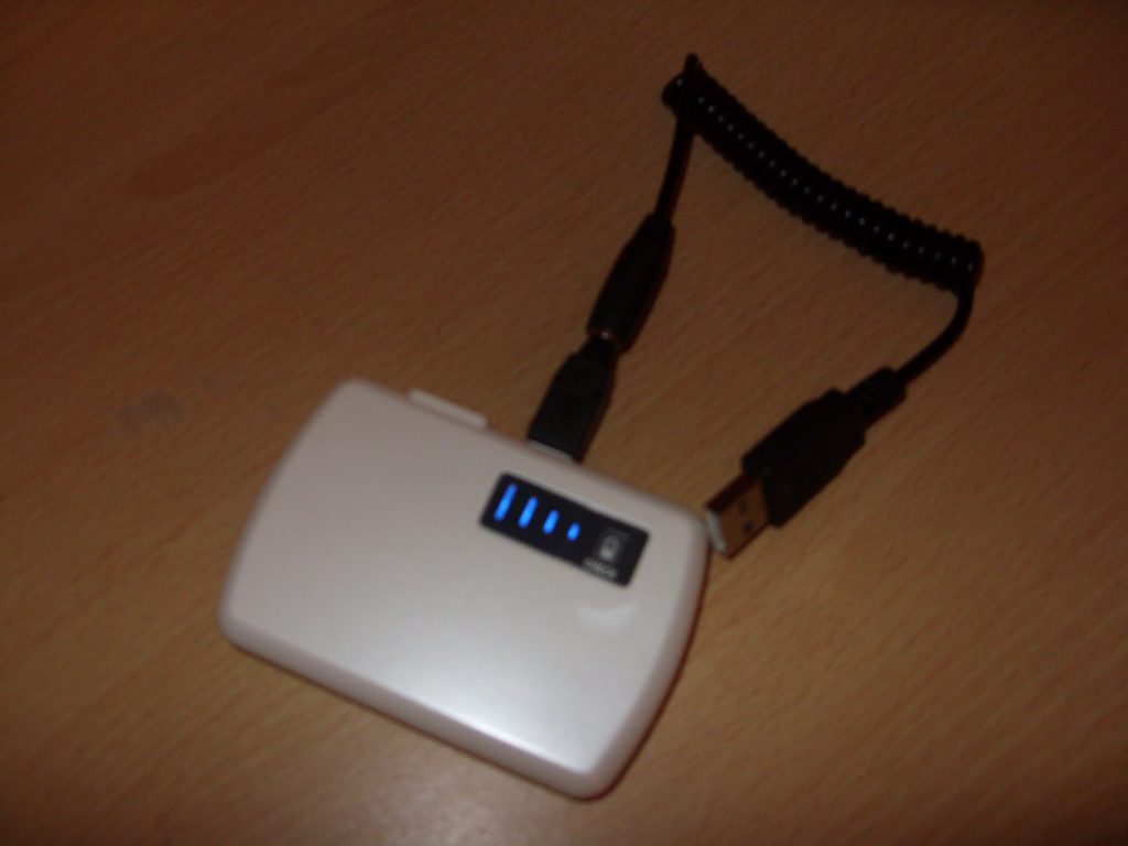 Artwizz Powerbat Review - The Gadgeteer