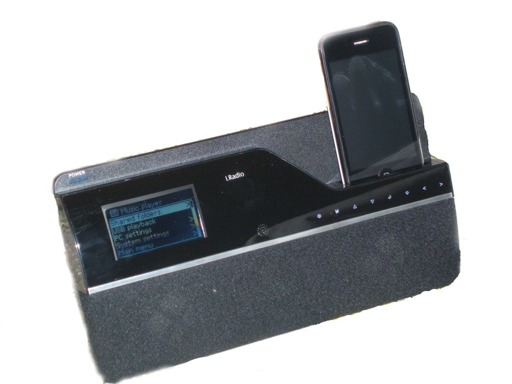 WiFi Internet Radio w/ iPod docking station Review - The Gadgeteer