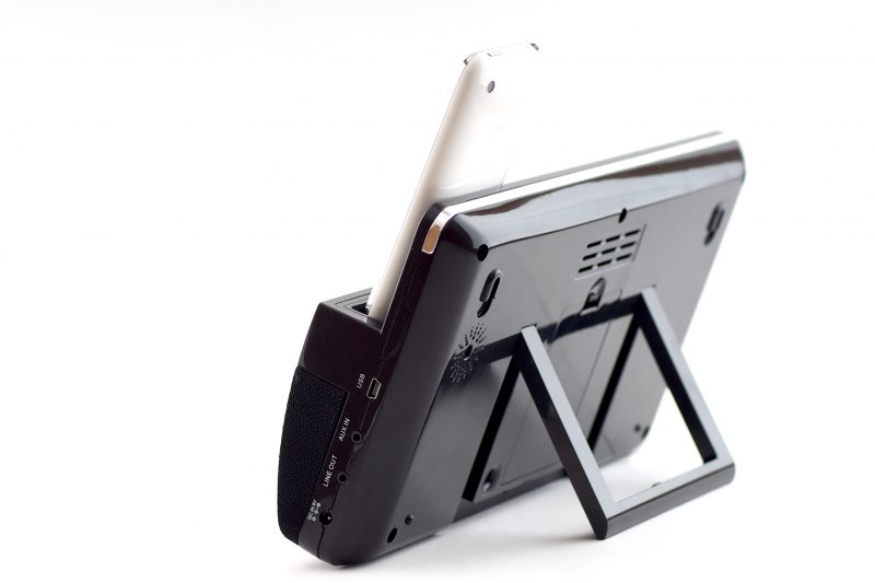 WiFi Internet Radio w/ iPod docking station Review - The Gadgeteer