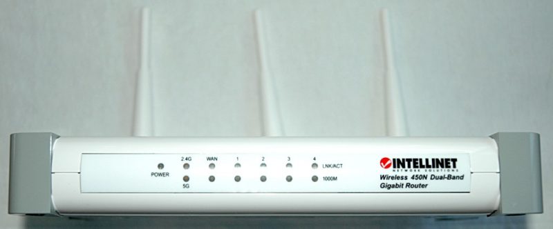 Intellinet Wireless 450N Dual-Band Gigabit Router and Wireless 300N ...