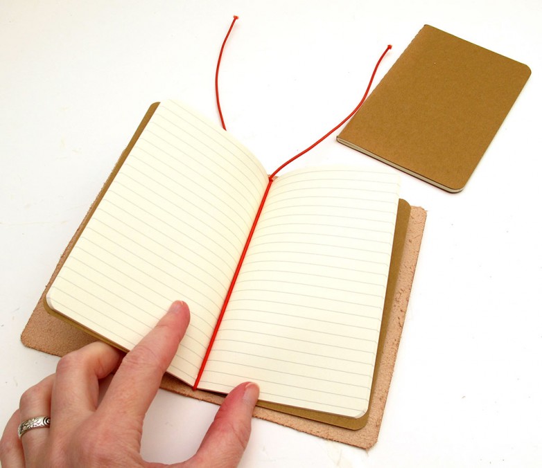 Make it yourself - Midori Traveler's style leather Moleskine Cahier or ...