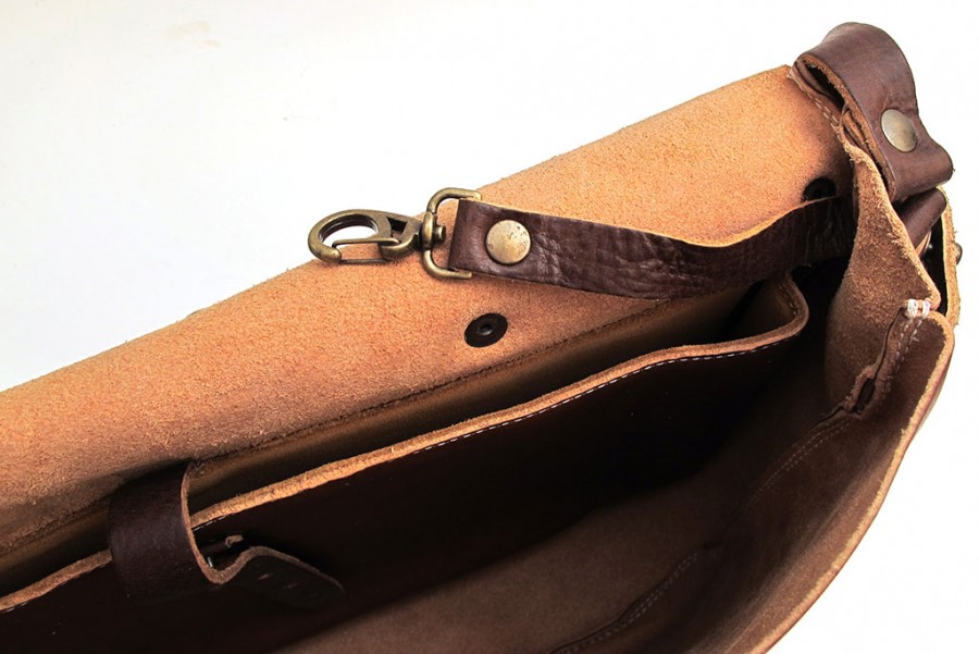 Whipping Post Vintage Messenger Bag review - The Gadgeteer