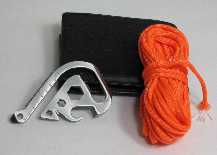 Parachute multi-tool review - The Gadgeteer