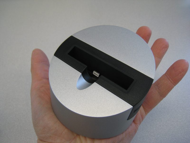 Henge Docks Gravitas Lightning iPhone/iPad dock review - The Gadgeteer