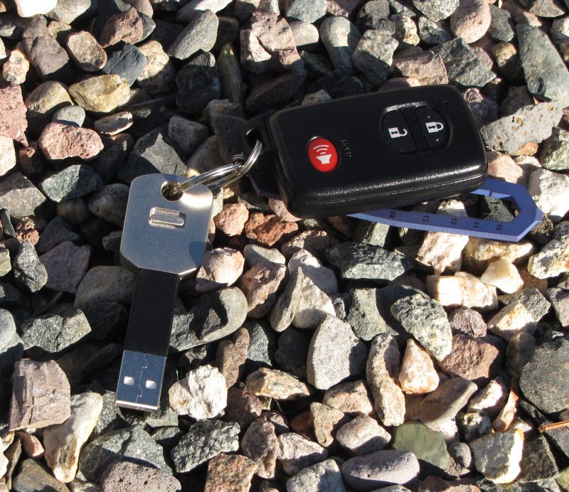 Brando Key Chain Lightning Charger review - The Gadgeteer