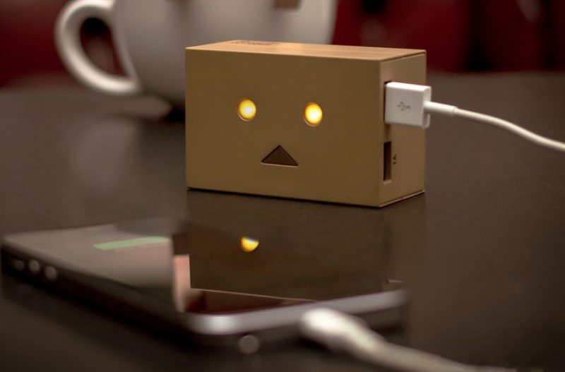 Charge your mobile devices with the bionic battery box - The Gadgeteer
