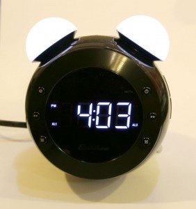 Electrohome Retro Alarm Clock Radio review - The Gadgeteer