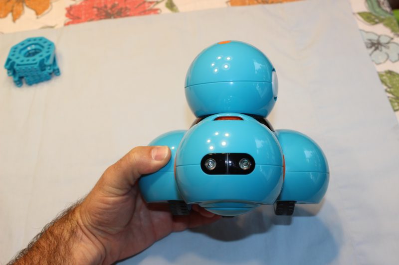 Wonder Workshop Dash and Dot Robot Pack review - The Gadgeteer