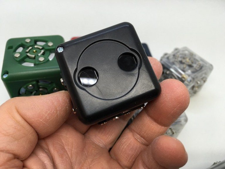 Modular Robotics Cubelets robot blocks review - The Gadgeteer