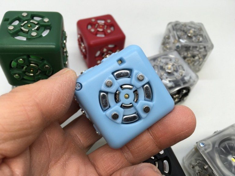 Modular Robotics Cubelets robot blocks review - The Gadgeteer