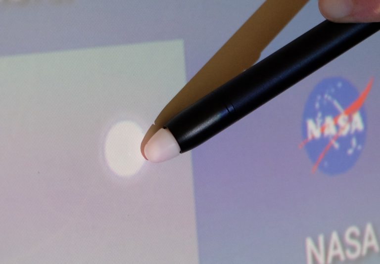 TouchJet Pond Touchscreen Projector review - The Gadgeteer