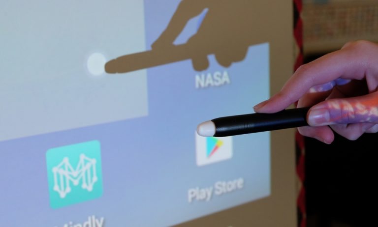 TouchJet Pond Touchscreen Projector review - The Gadgeteer