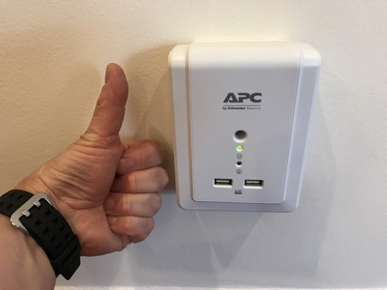 APC Essential SurgeArrest 6 outlet P6WU2 review - The Gadgeteer