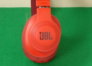 JBL E55BT wireless over-ear headphones review - The Gadgeteer