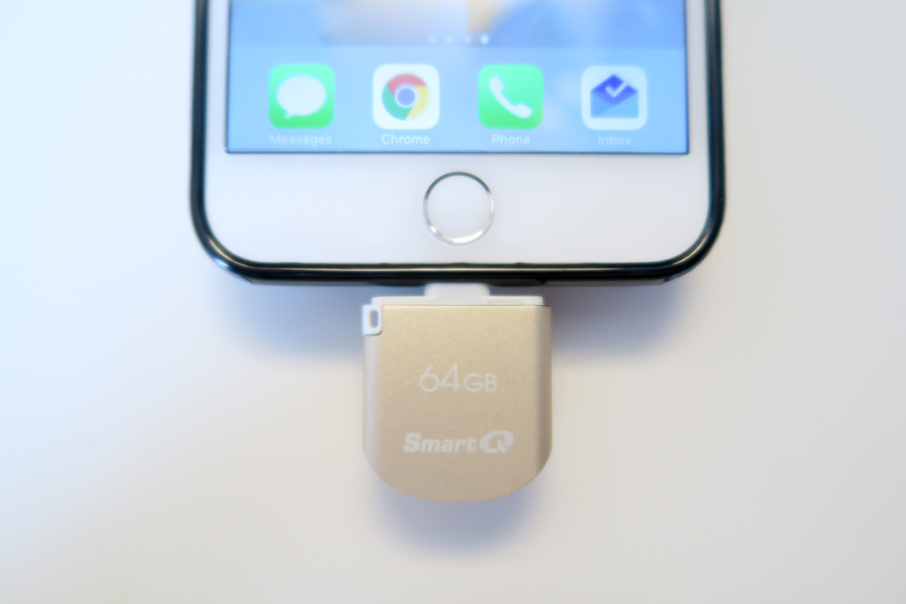 SmartQ Lightning pen drive review - The Gadgeteer