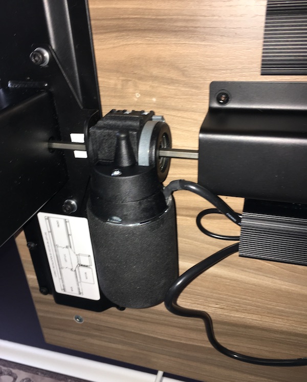 VertDesk V3 Electric standing desk review - The Gadgeteer