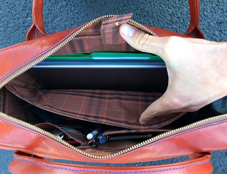 Danny P. Leather Messenger Bag review - The Gadgeteer