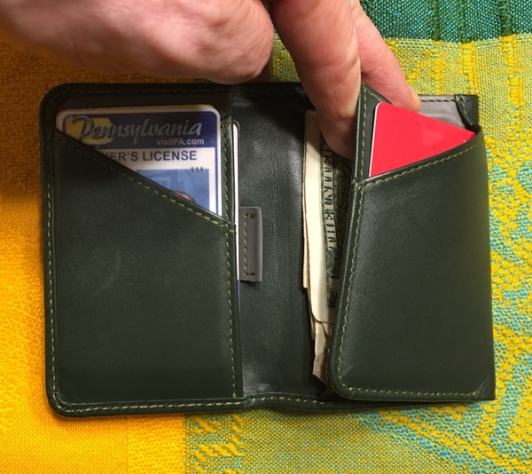 Aurochs Gravity Wallet review - The Gadgeteer