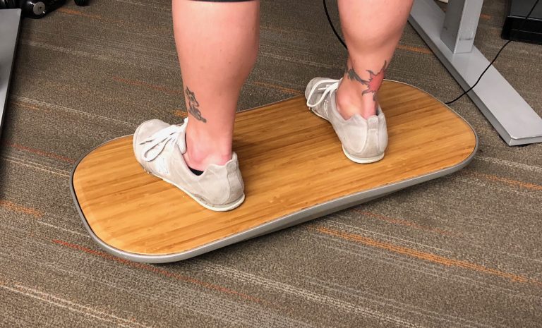 FluidStance Bamboo Level balance board review - The Gadgeteer