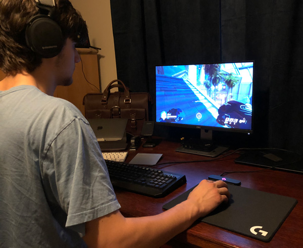 Logitech Lightspeed Wireless Gaming Mice and PowerPlay review - The ...