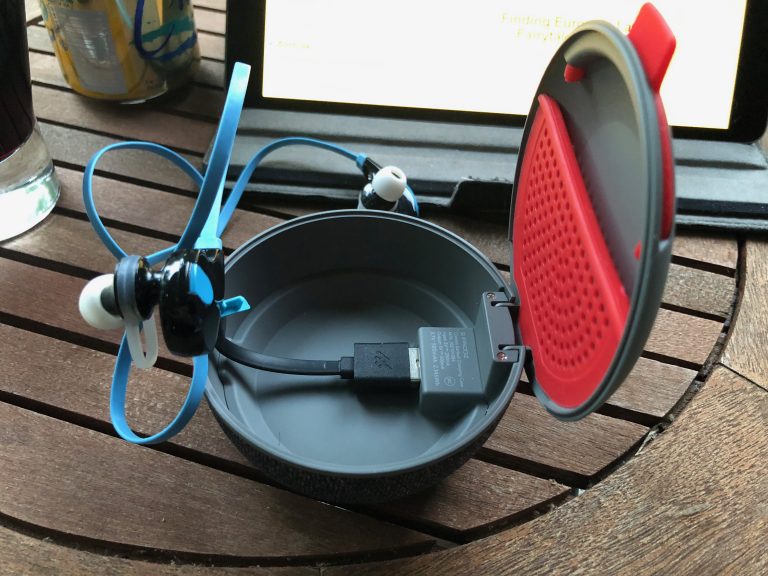 iFrogz Cocoon earbud charging case review - The Gadgeteer