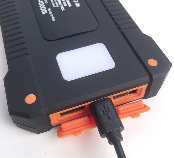 Renogy 10,000mAh Solar Panel Water Resistant Power Bank review - The ...