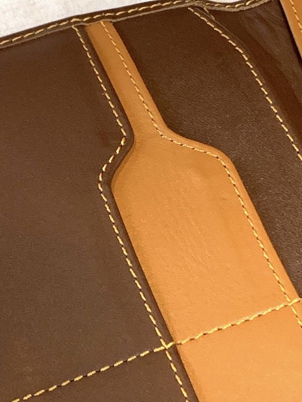 Aurochs Space Long Wallet review - The Gadgeteer