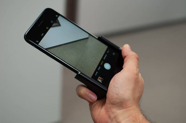 Adonit PhotoGrip Smartphone Camera Grip review - The Gadgeteer