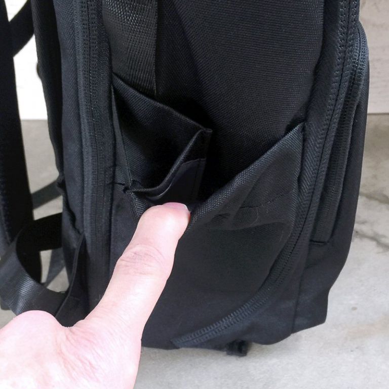 Hex Brand Ranger Clamshell DSLR Backpack review - The Gadgeteer