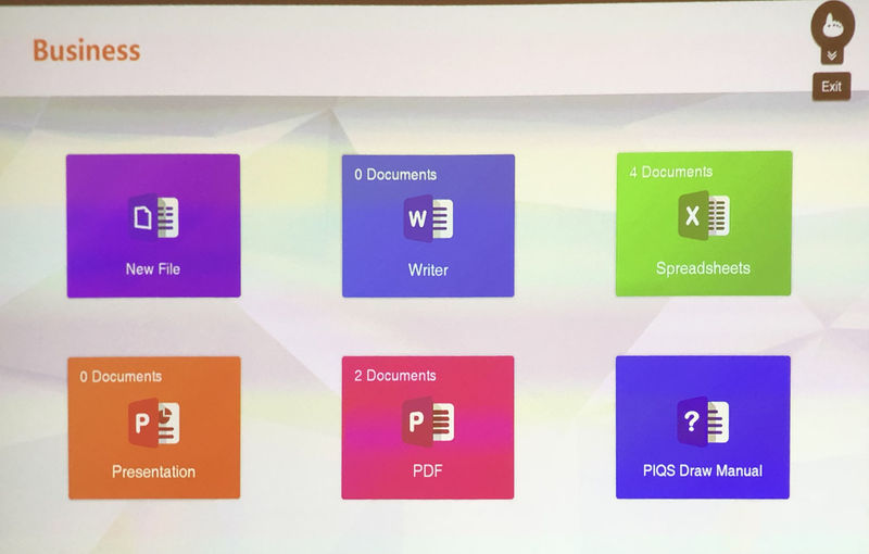 PIQS Q1 LCD projector review - The Gadgeteer