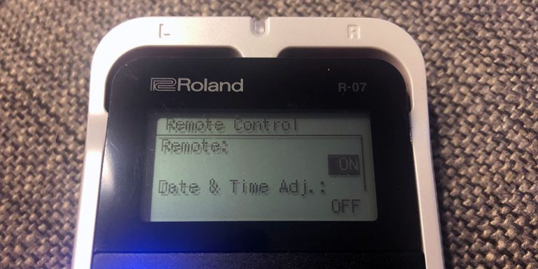 Roland R-07 High Resolution Audio Recorder review - The Gadgeteer