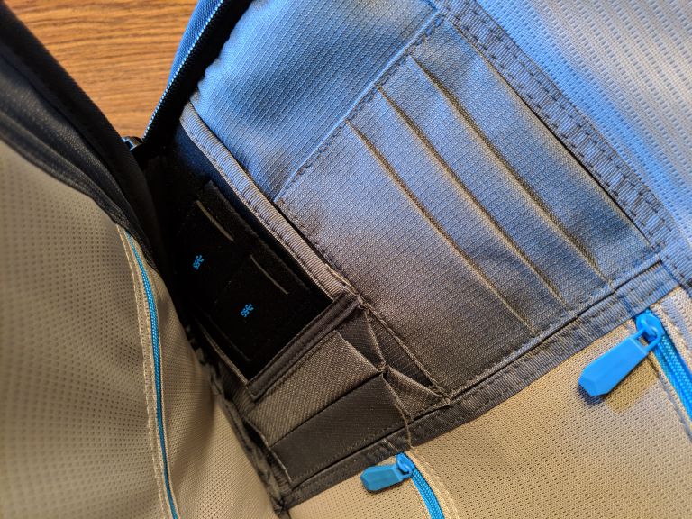 Mobile Edge Alienware Vindicator 2.0 Backpack and Neoprene Sleeve ...