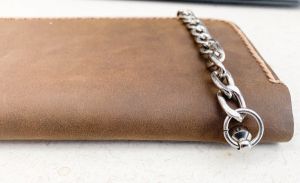 JooJoobs Leather Biker Wallet review - The Gadgeteer