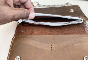 JooJoobs Leather Biker Wallet review - The Gadgeteer