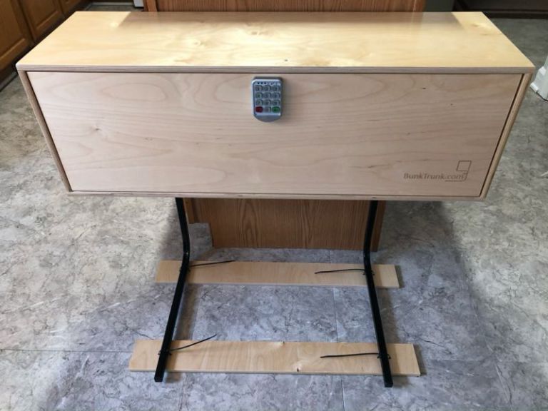 BunkTrunk PhD footlocker review - The Gadgeteer