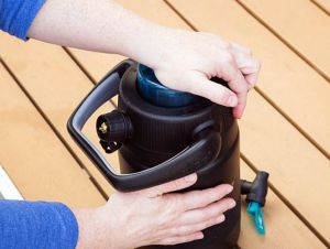 The Pump2Pour insulated jug keeps your favorite beverages on tap - The ...