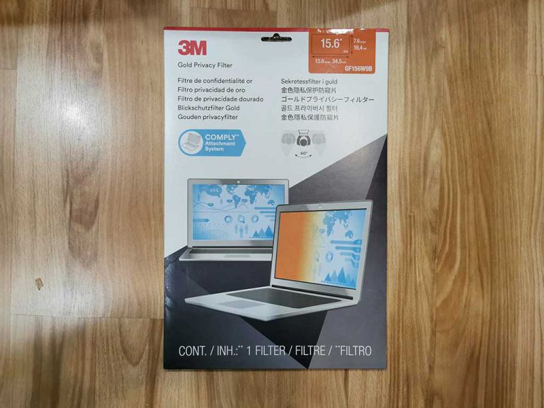 3M™ Gold Privacy Filter with 3M™ COMPLY™ Attachment System review - The ...