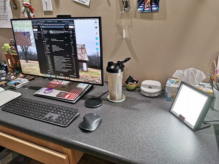 Circadian Optics Lumine light therapy lamp review - The Gadgeteer