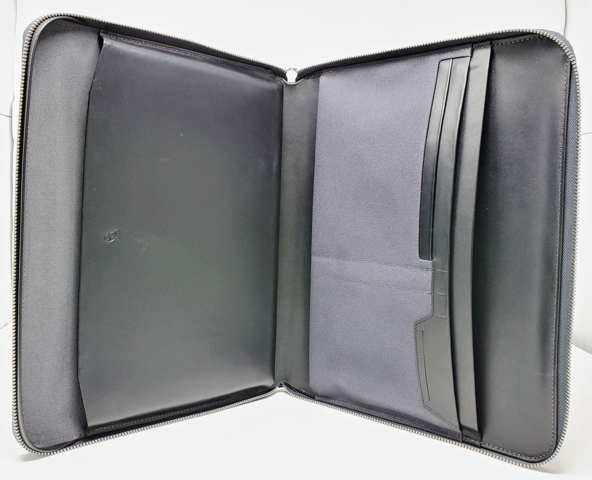 Bellroy Tech Folio review - Traveling in style with your tech - The ...