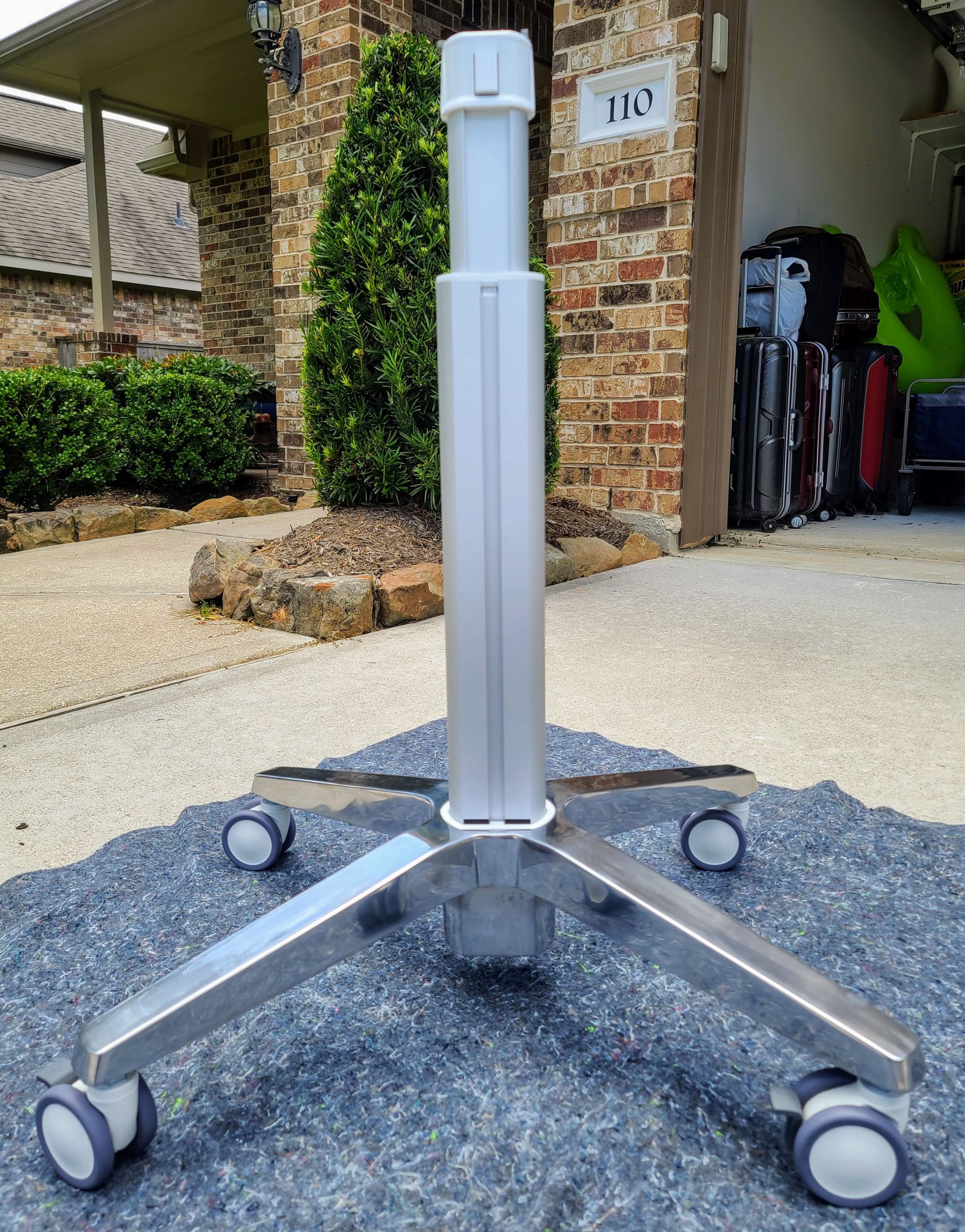 Ergotron Mobile Sit/Stand Desk Review - The Gadgeteer