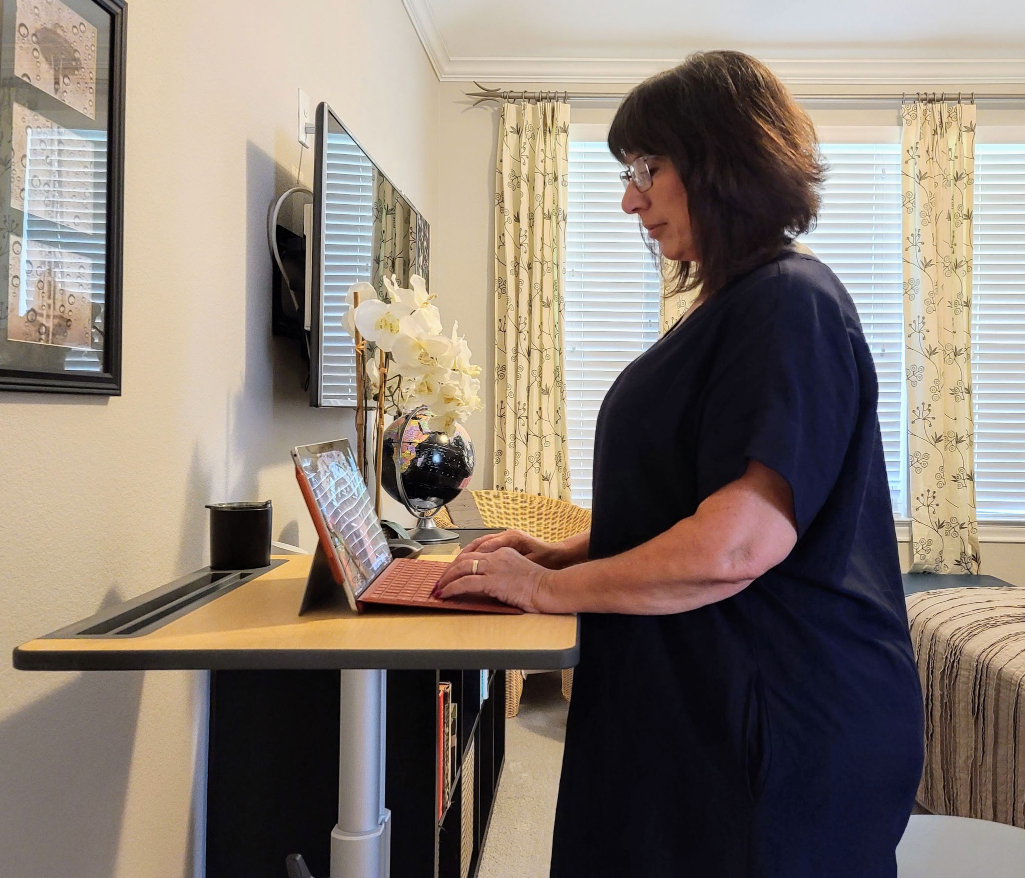 Ergotron Mobile Sit/Stand Desk Review - The Gadgeteer