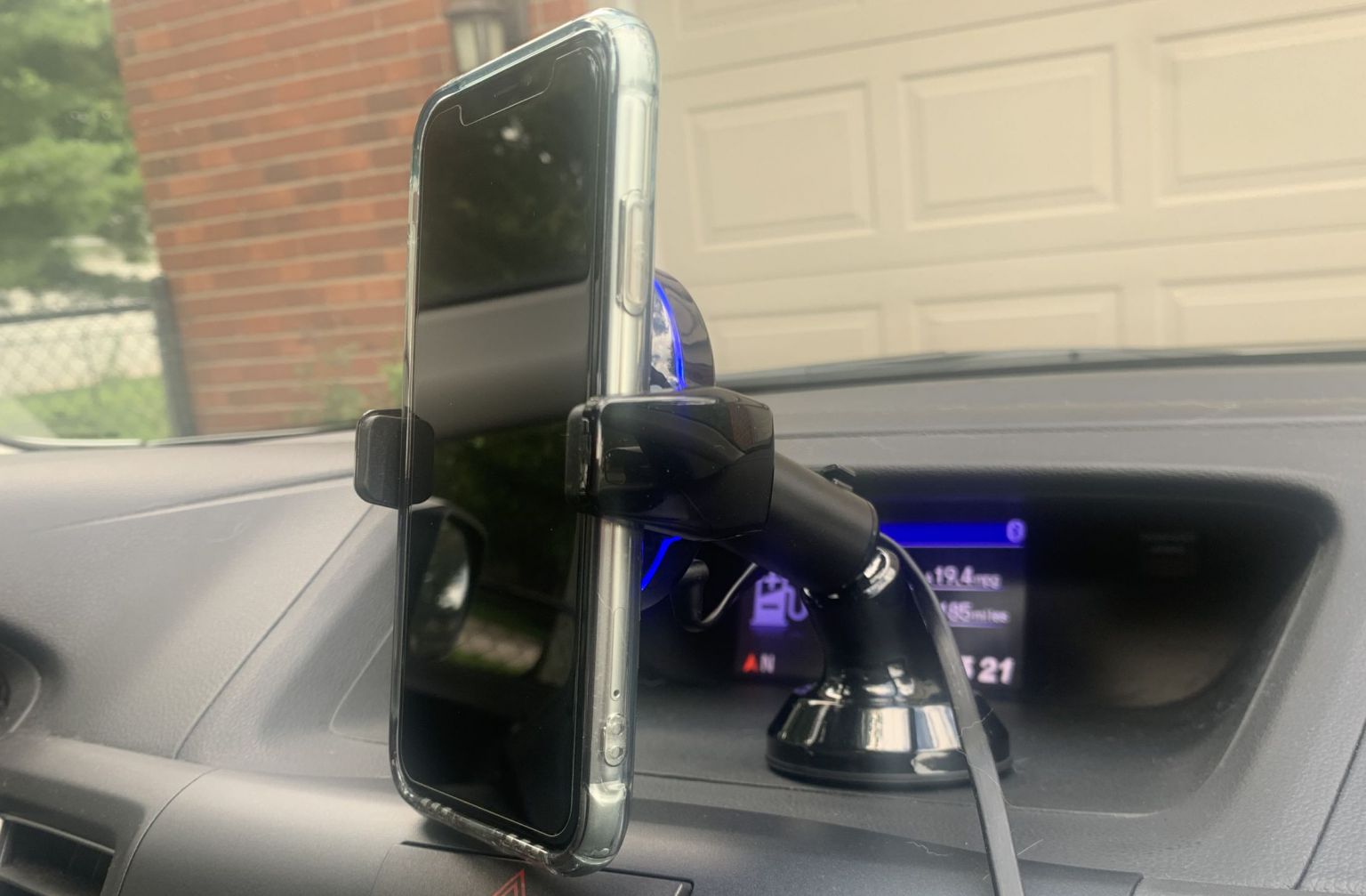 Scosche MagicGrip Wireless Charging Auto-Grip Mount review - The Gadgeteer