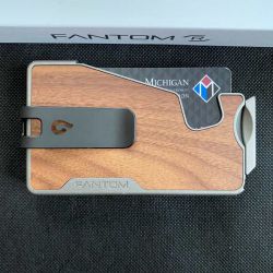 Fantom R10 minimalist card wallet review - Fan out your cards with a ...