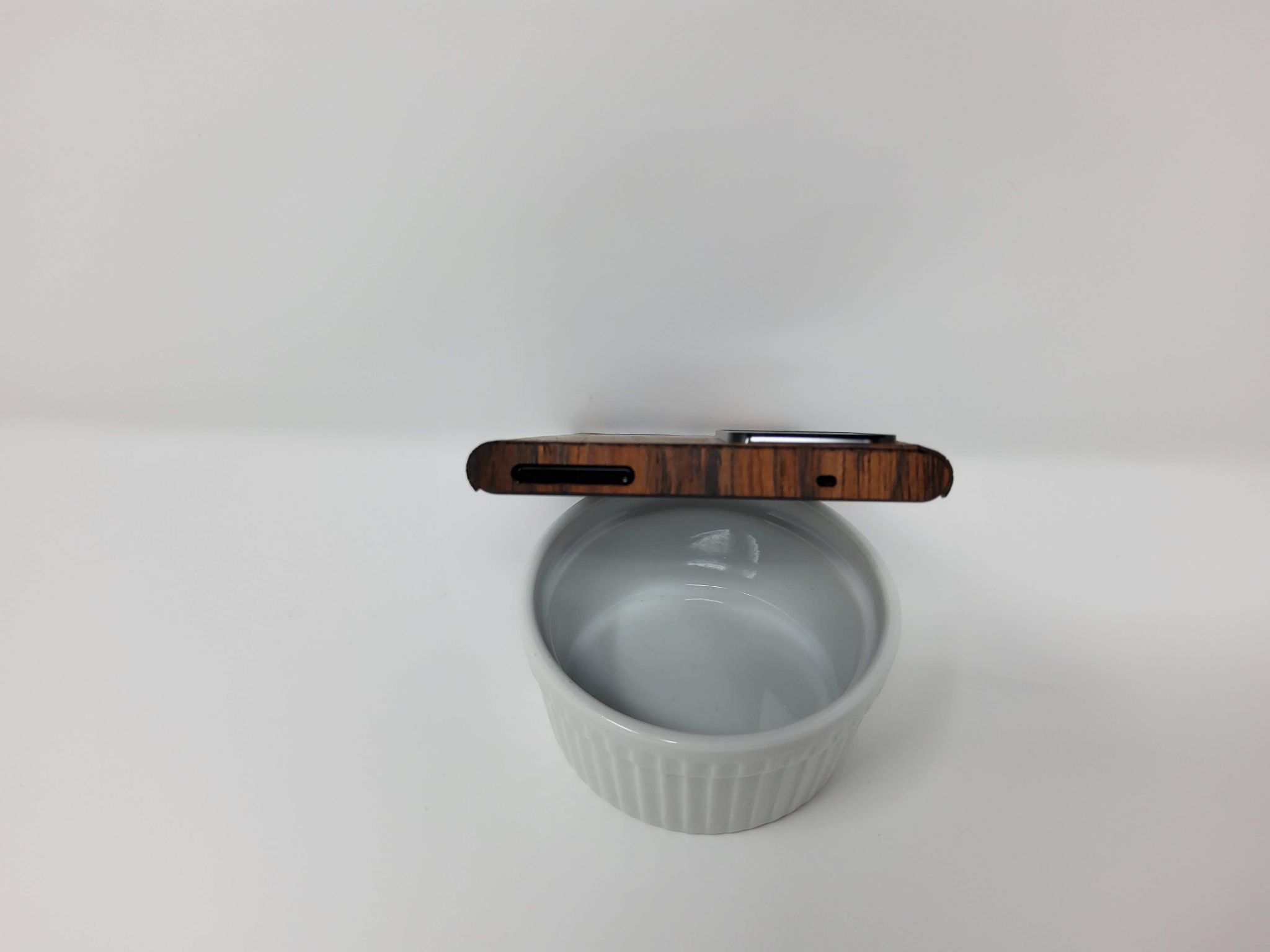 Toast Real Wood Phone Wrap review - The Gadgeteer