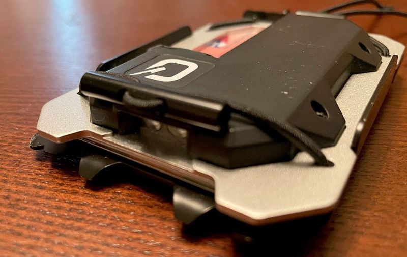 Quiqlite TAQ Wallet review - Is it a wallet or a multi-tool? - The ...