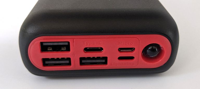 Jiga 30000mAh power bank review - It even has a built-in flashlight ...