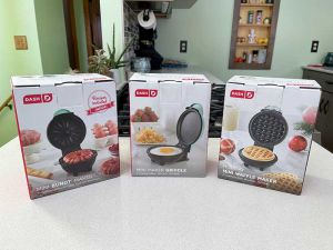 Dash mini cookers review - Tiny individual cookers for waffles and more ...
