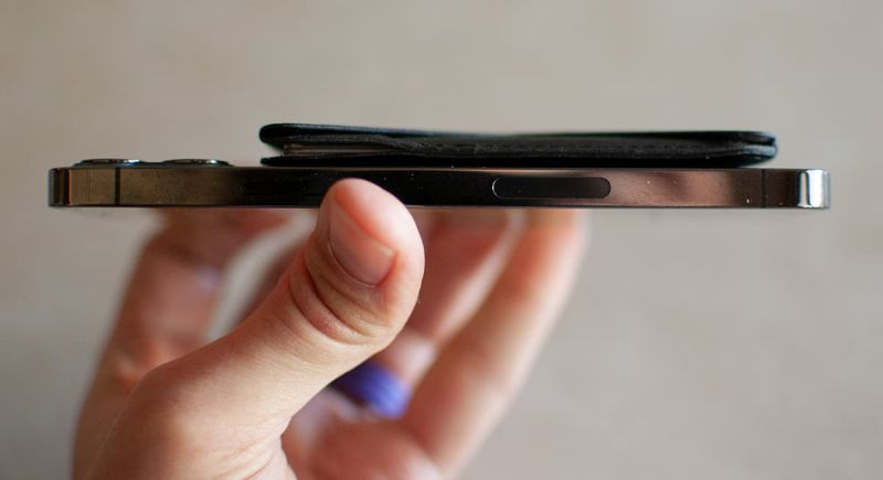 MOFT Snap-on Stand and iPhone 12Wallet review - The Gadgeteer